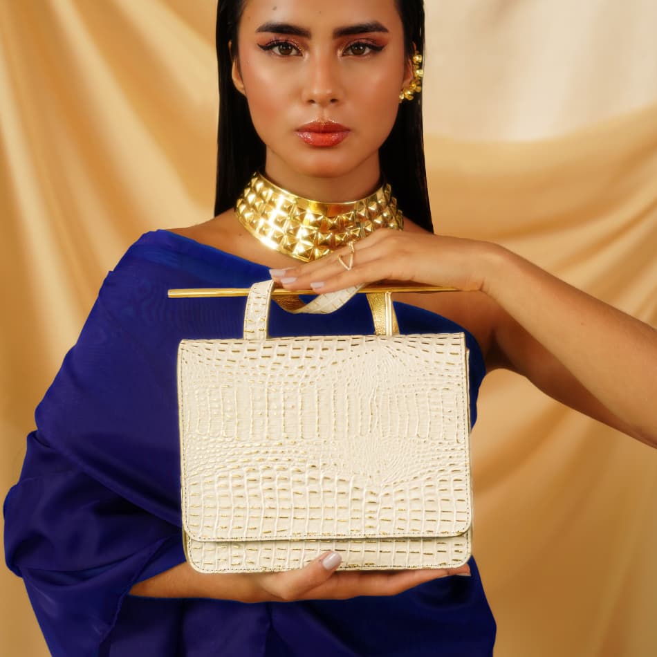 BIRTH – Lina Enriquez